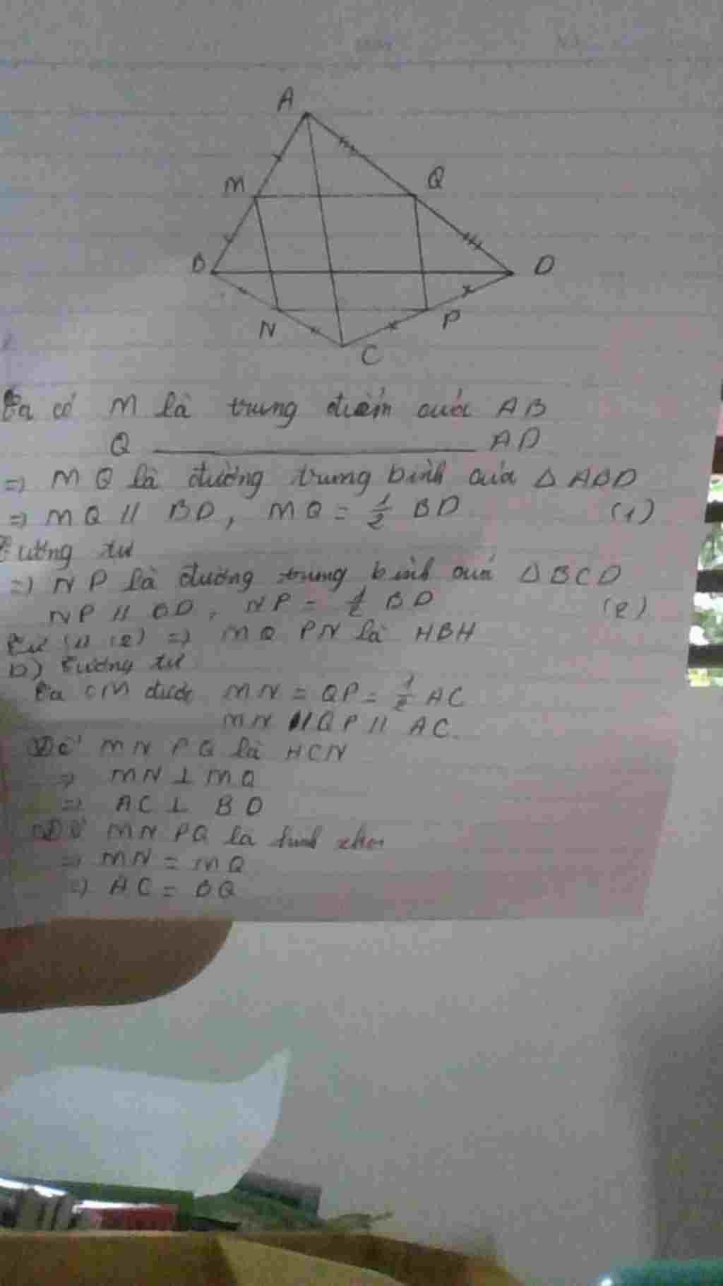 Toán Lớp 8: 1) Cho tứ giác ABCD, Gọi M,N,P,Q lần luợt là trung điểm AB,BC,CD,DA a)CMR:MNPQ là ...