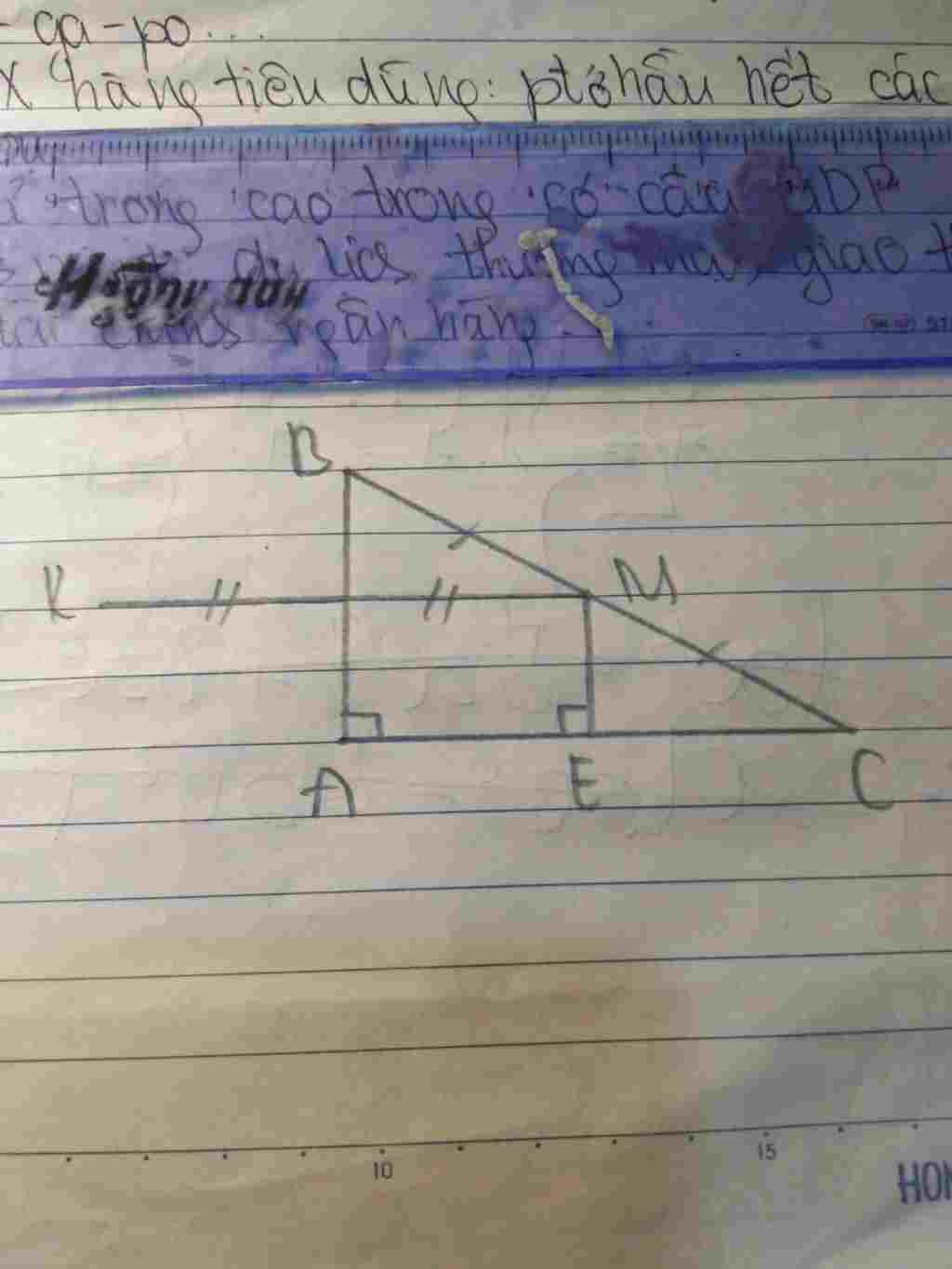 Toán Lớp 8: Vẽ hình thôi:Cho tam giác ABC vuông tại A Lấy M là trung điểm BC,kẻ MEvuông góc với ...